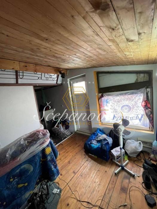 Novi Sad, Rotkvarija, duplex za renoviranje - 59.000€